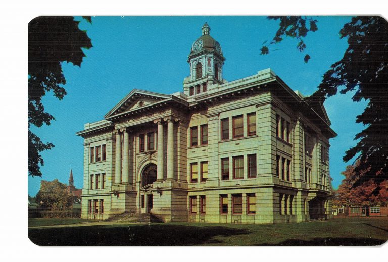 Chrome postcard. Second Avenue, Cedar Rapids, Iowa. Black and white ...