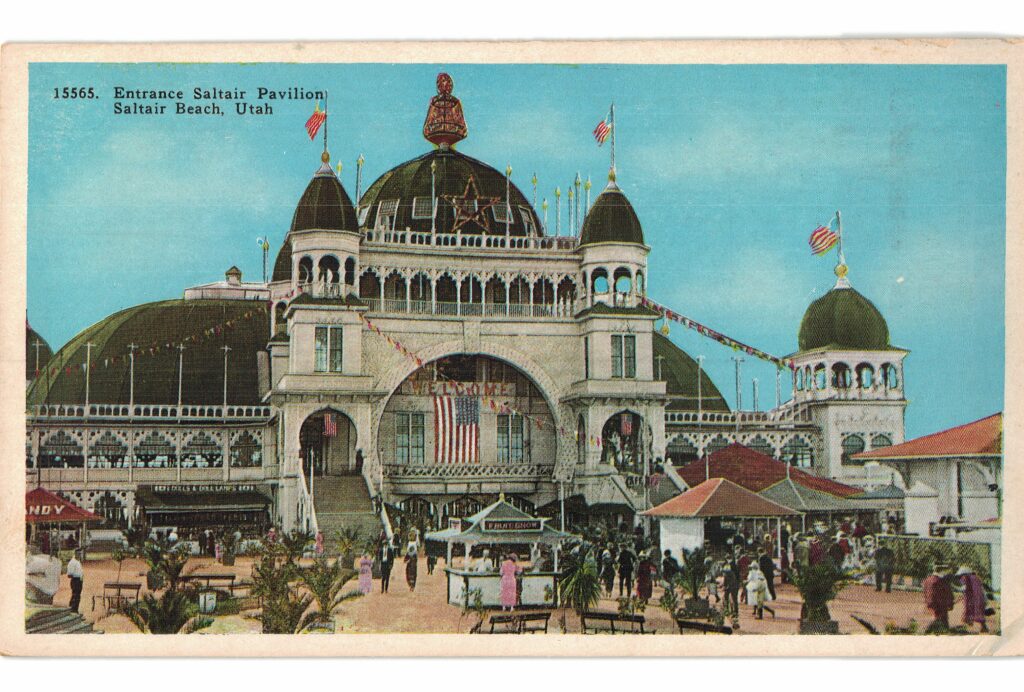 Linen postcard. Crap Game, Reno, Nevada. Men, gambling, smoking ...