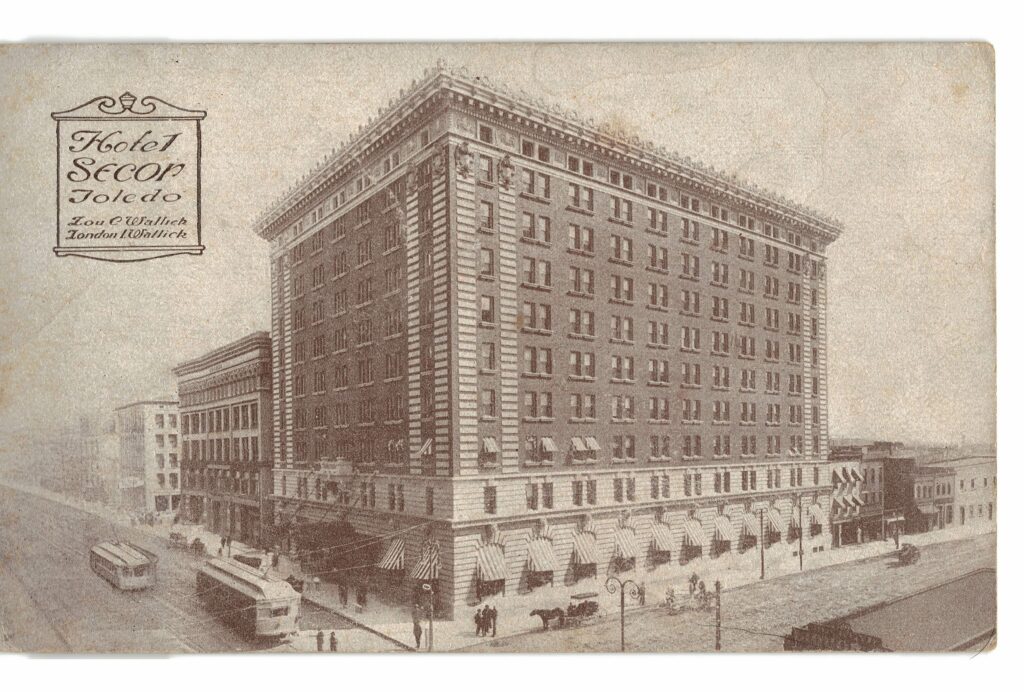 Linen postcard. Crap Game, Reno, Nevada. Men, gambling, smoking ...